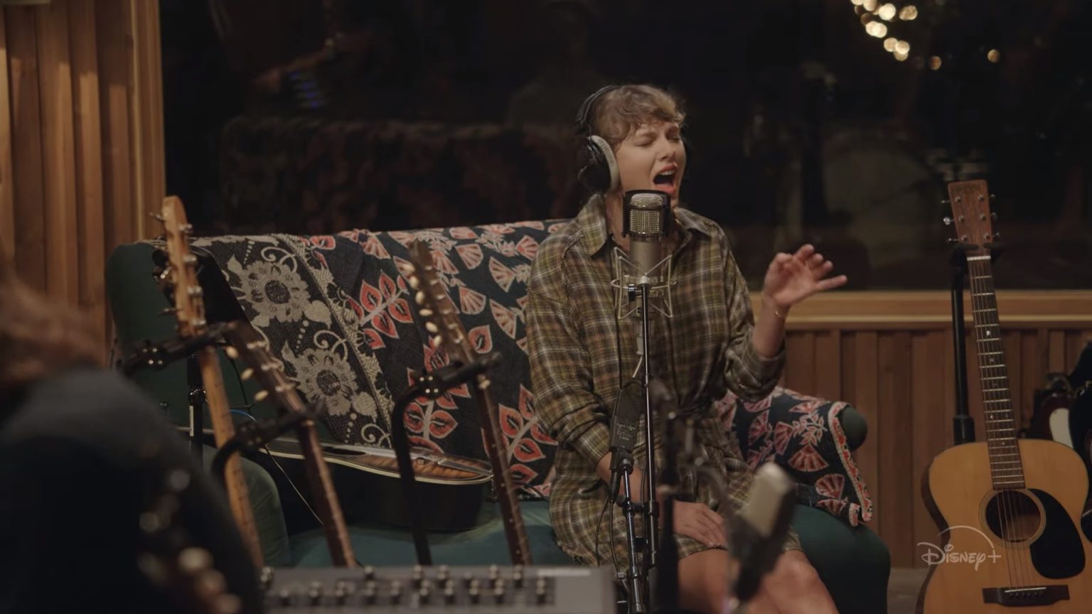 Taylor Swift - Folklore: Sessões no Long Pond Studio | Estreia Mundial ...