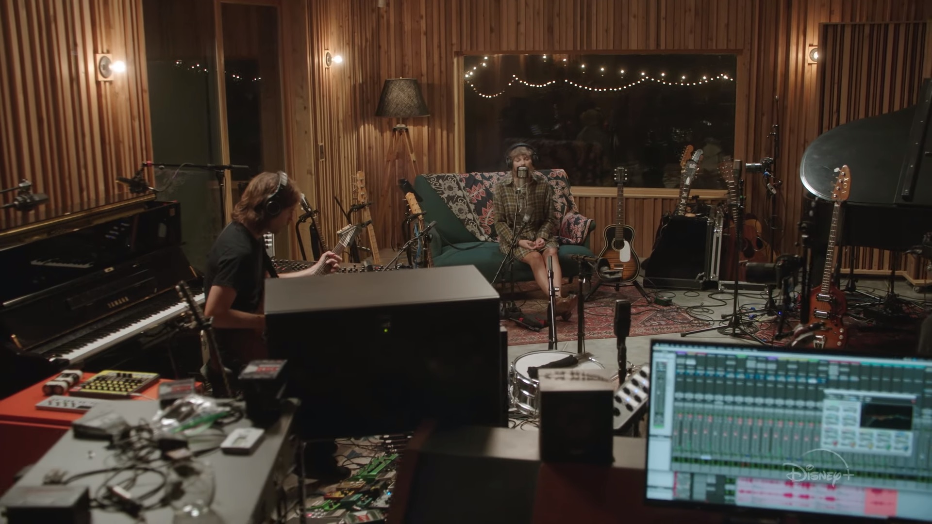 Taylor Swift - Folklore: Sessões no Long Pond Studio | Estreia Mundial ...