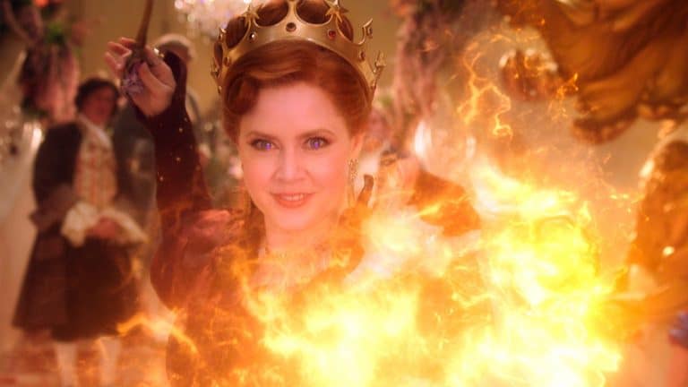 Desencantada: Idina Menzel canta em novo trailer do conto de fadas de ...
