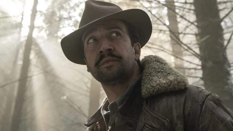 Quem é o Hermes de Lin-Manuel Miranda na série Percy Jackson?