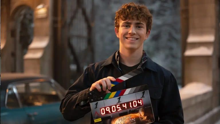 Cena vazada mostra Nico di Angelo correndo de Percy Jackson nas ...