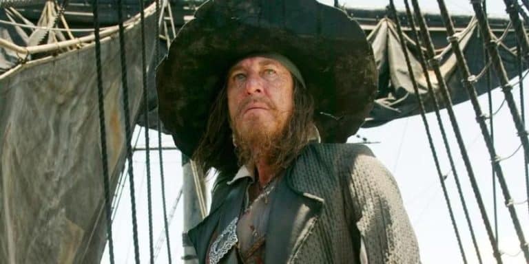 Piratas do Caribe: Por que o Capitão Barbossa vive comendo uma maçã nos ...